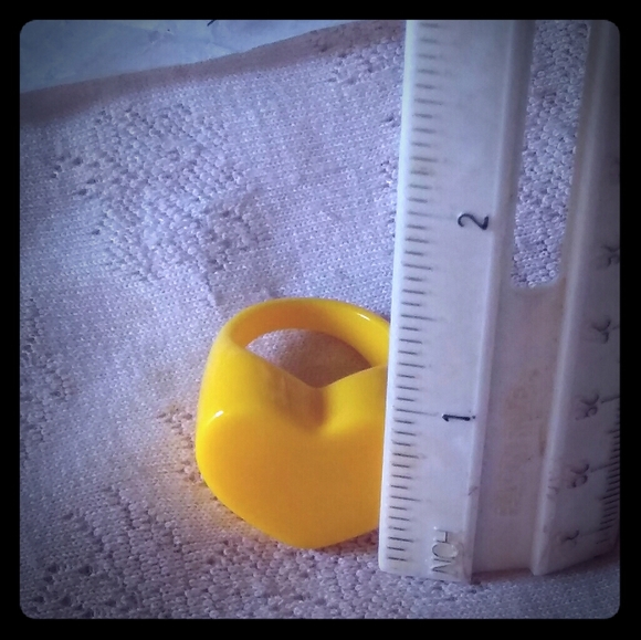 Vintage | Jewelry | Vintage Chunky Heartshaped Lucite Ring | Poshmark